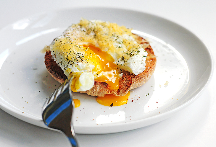 Poached Eggs with Gouda on an English Muffin